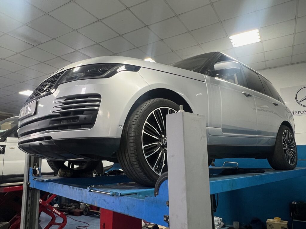 Range Rover Car Repair and Services in Dubai - Book Now